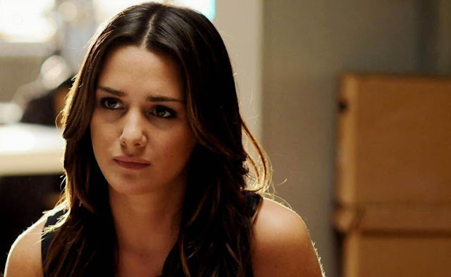 Biodata Foto Addison Timlin, Pemain Film Fallen 2016 - Merk yg Bagus