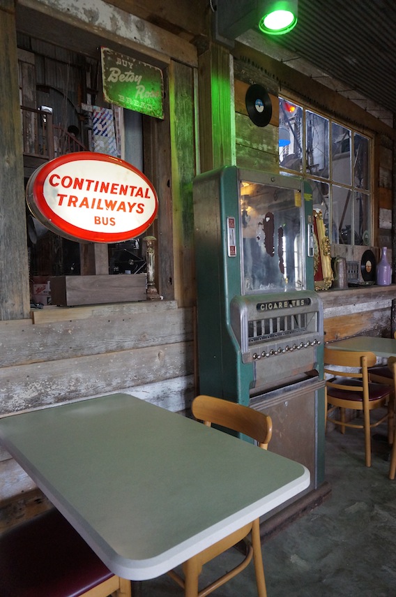 Mississippi style: rustic Americana | YOUR HOME IS LOVELY