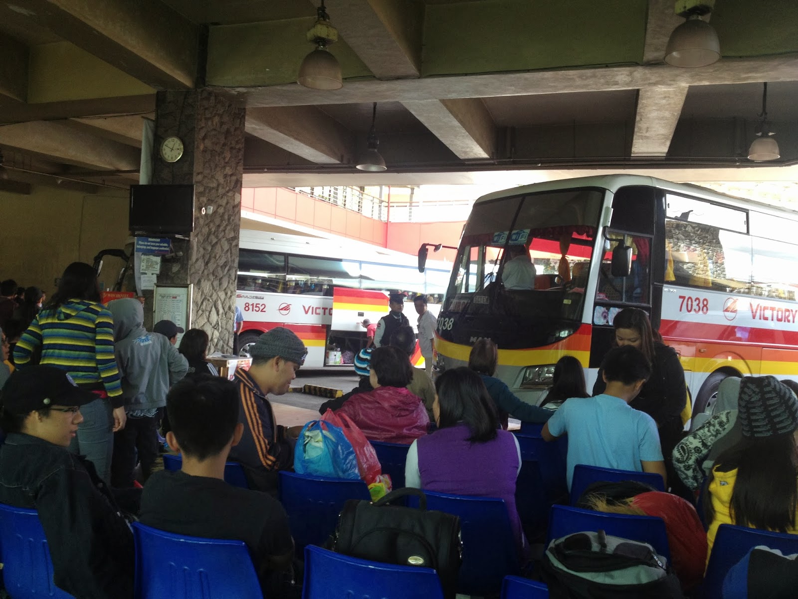 Let's do the paper dance!: Victory Liner: Deluxe and Regular Aircon Bus ...