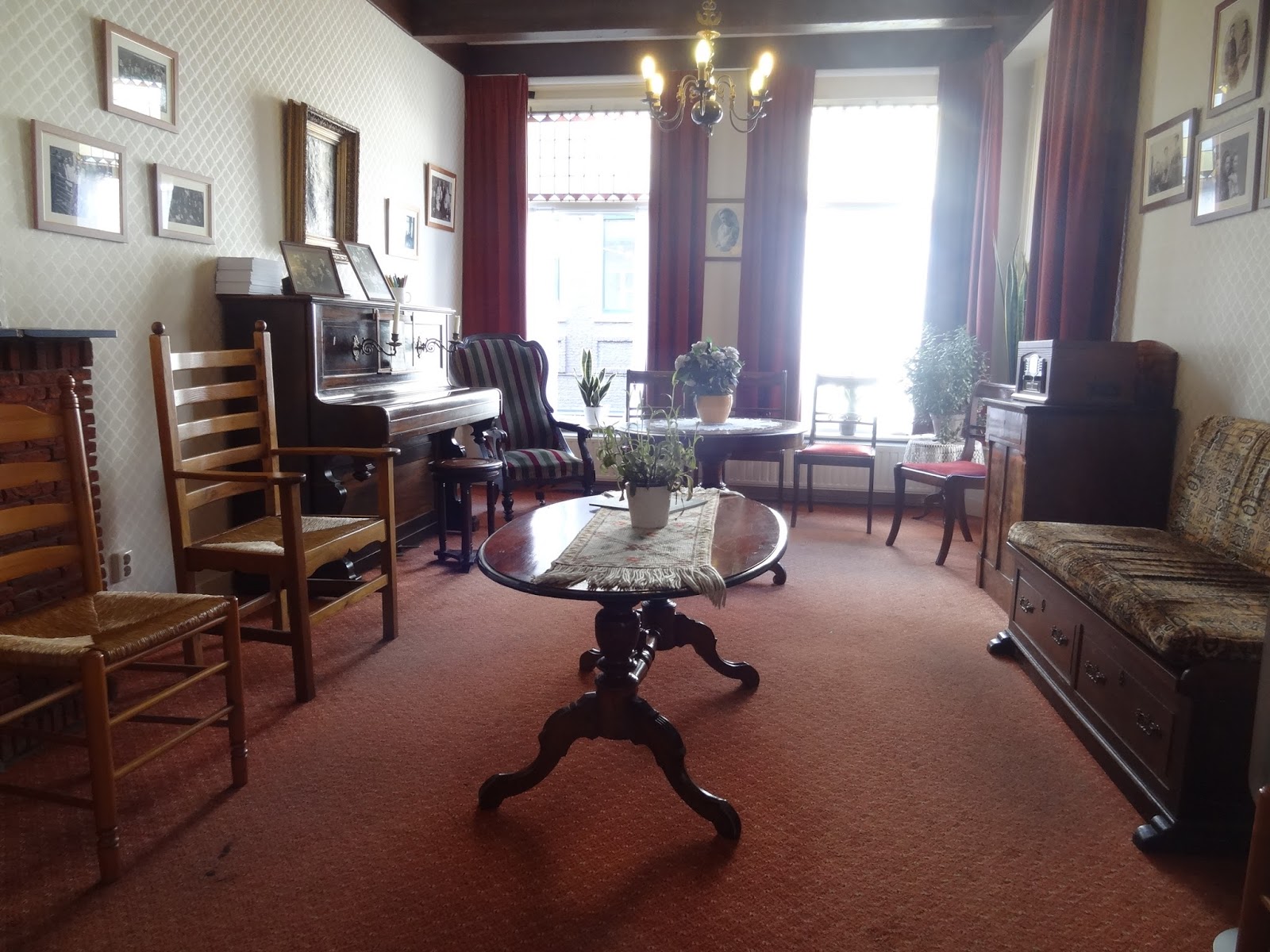 Tiptoe through the tulips with me!: Corrie Ten Boom House/The BéJé