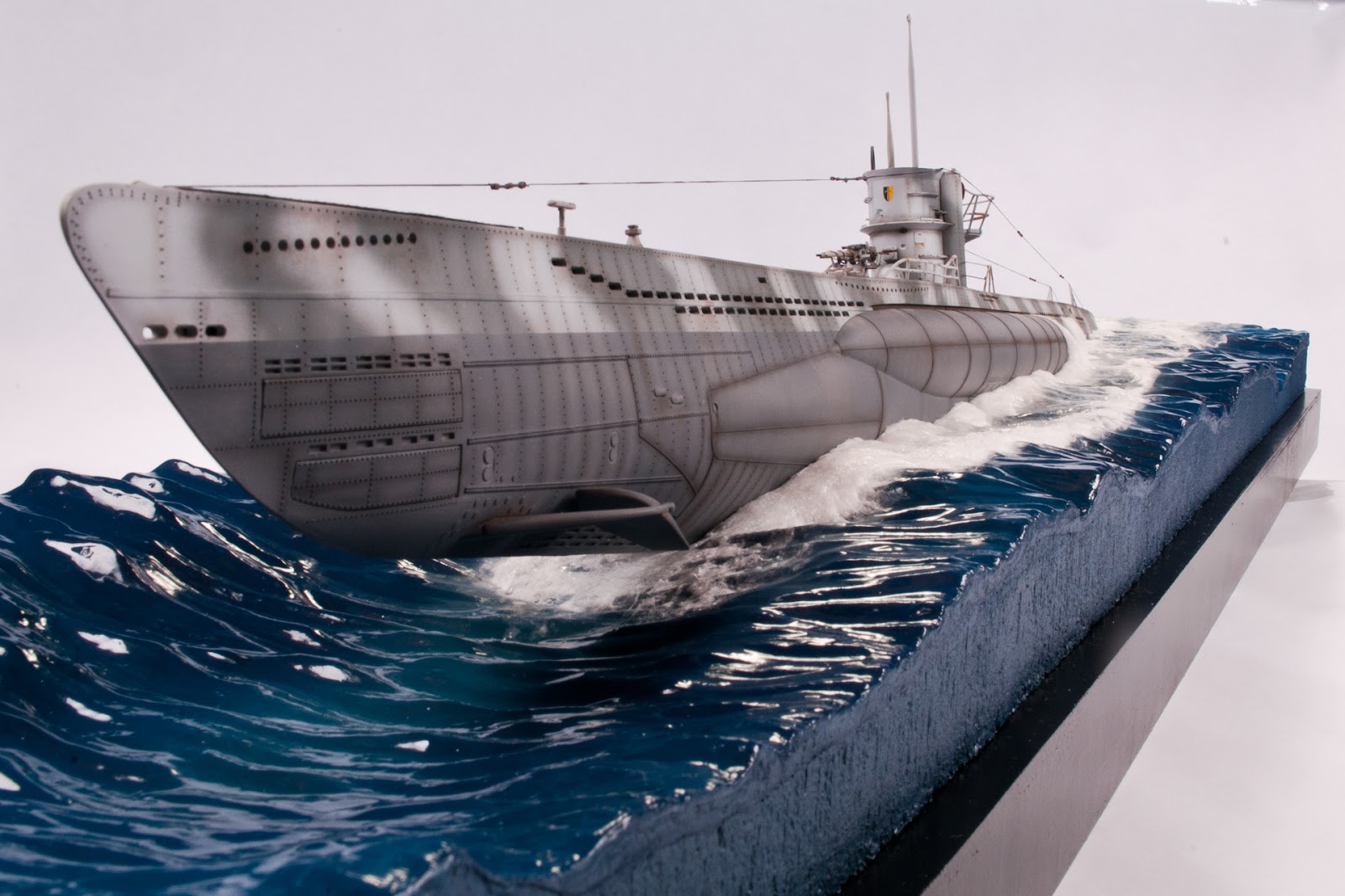 Revell 1/72 VIIC U-boat "U-82 Surfacing" by Scott Withers Build-Review ...