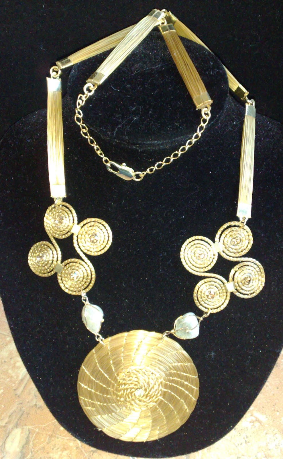 Biojoyas Fairtrade: BIOJÓYAS CAPIM DORADO - Productos de Comercio Justo