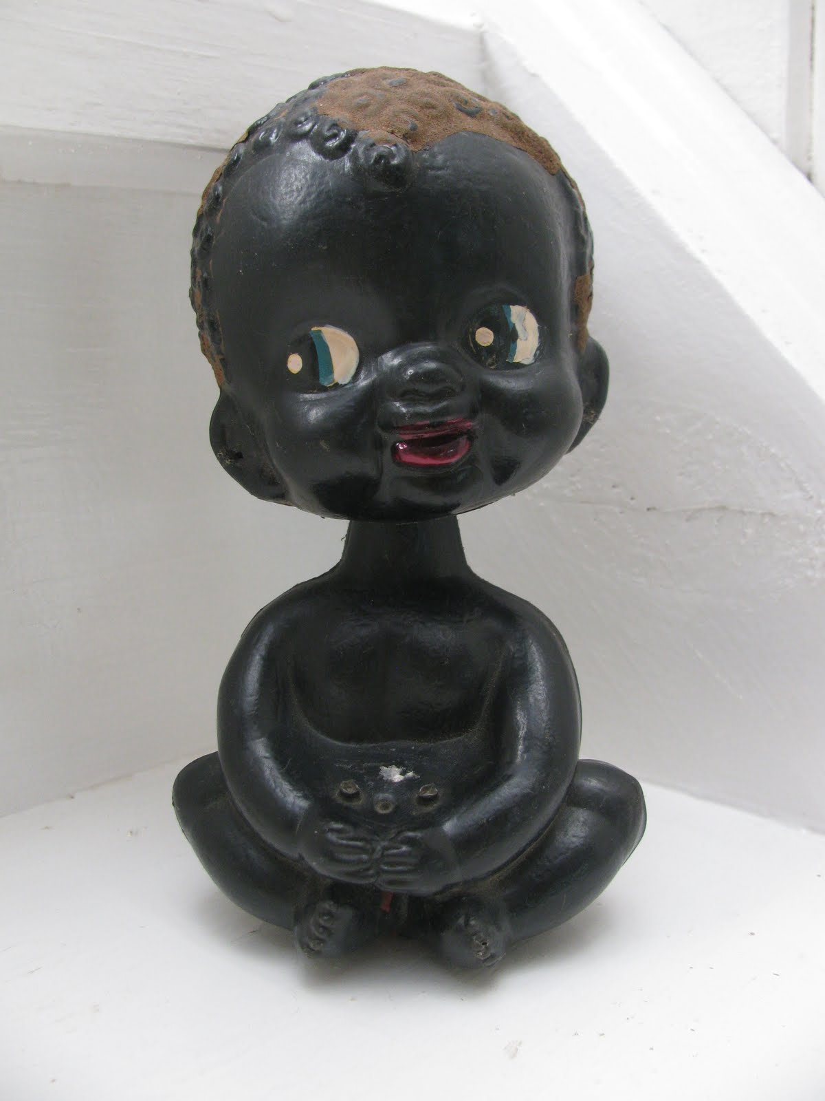 Peikkokukkulalla Chilen taivaan alla: Yksi pieni neekeripoika