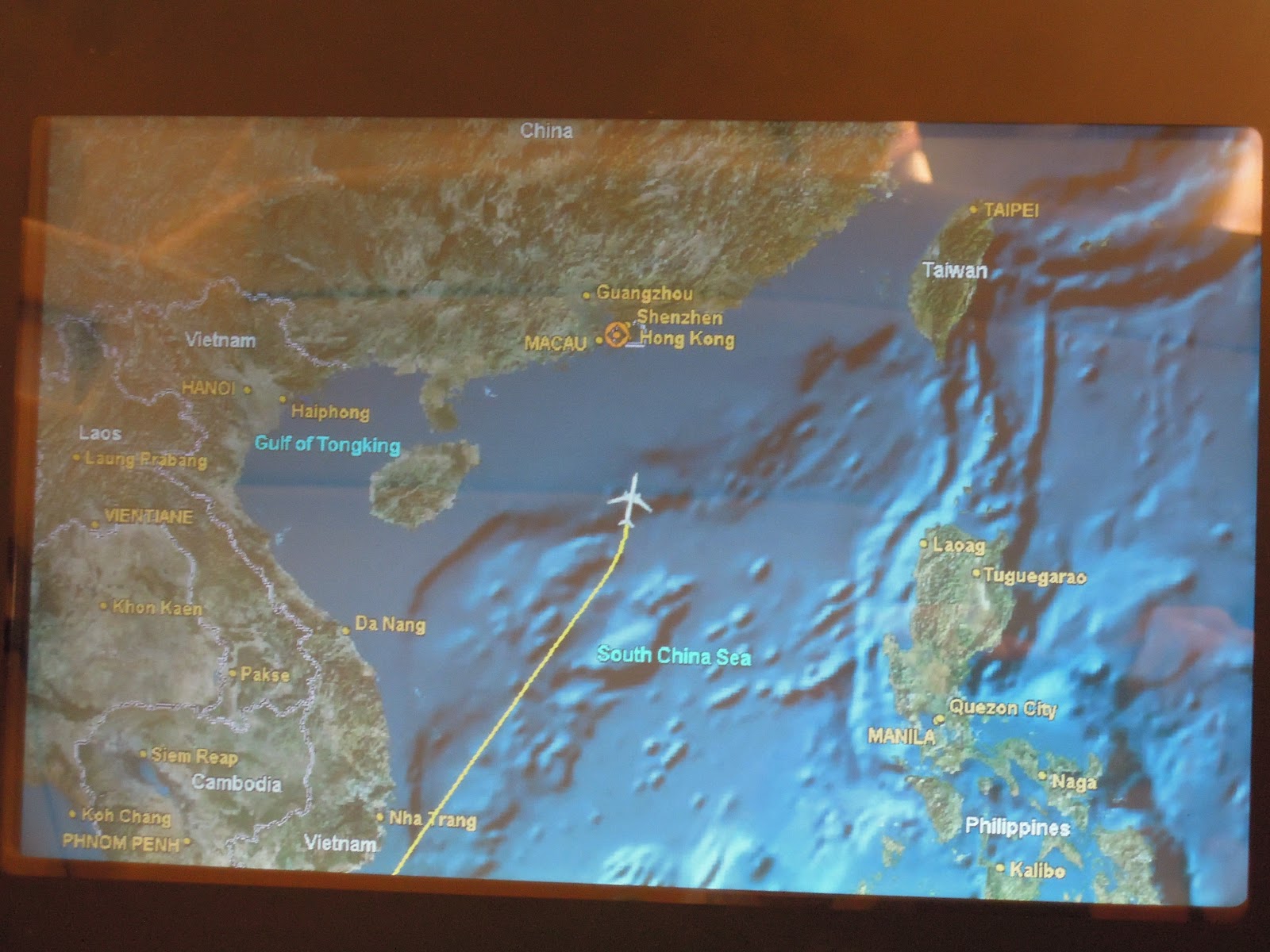 SIN-TPE 兩千哩的掛念: 2012.04.21 SQ856 SIN-HKG (A380 C Class)