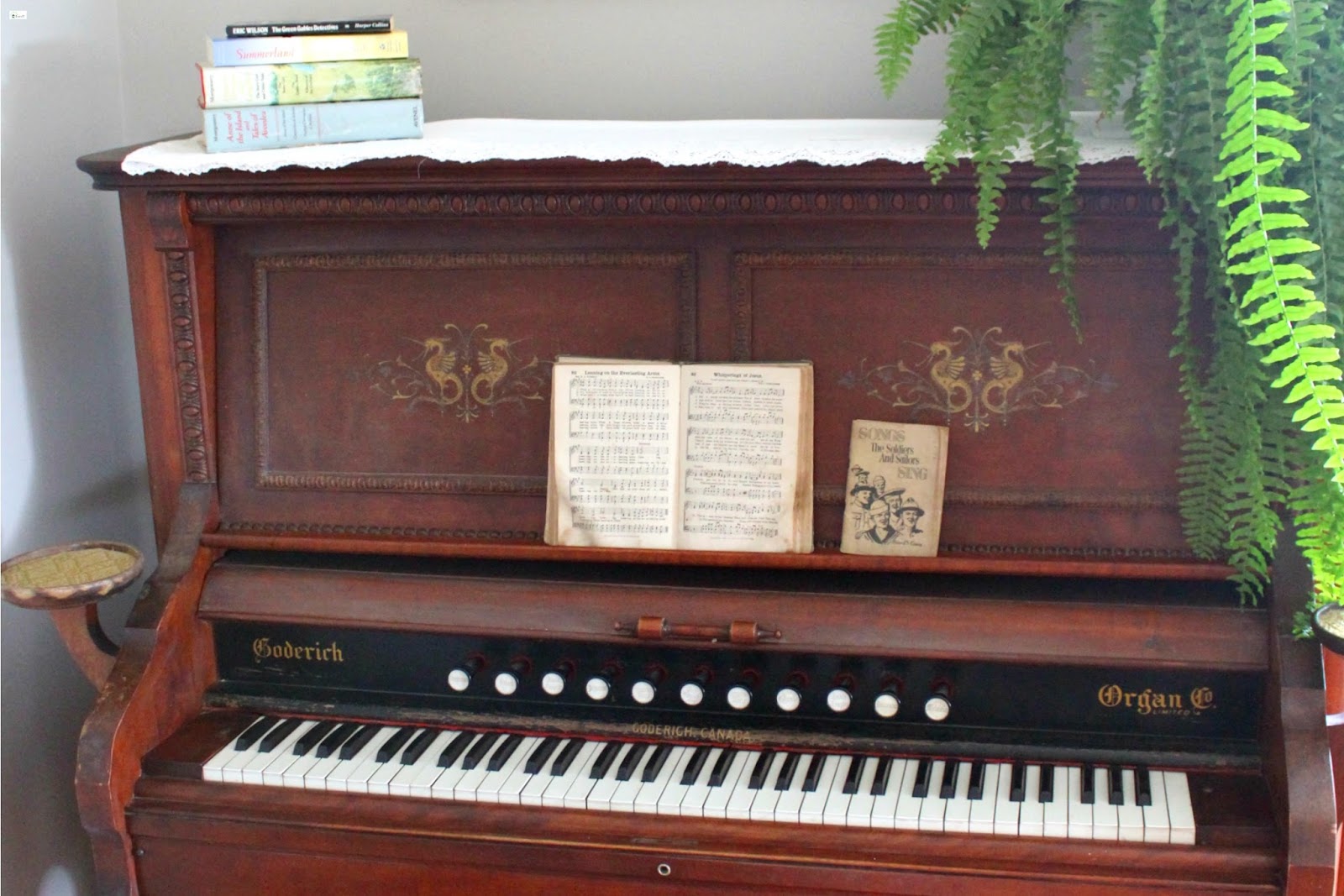 A Look Inside Montgomery Inn at Ingleside // Prince Edward Island ...