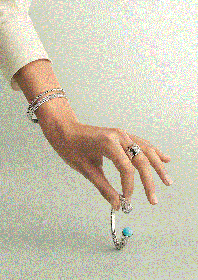 mylifestylenews: Van Cleef & Arpels Presents The New Perlée Collection