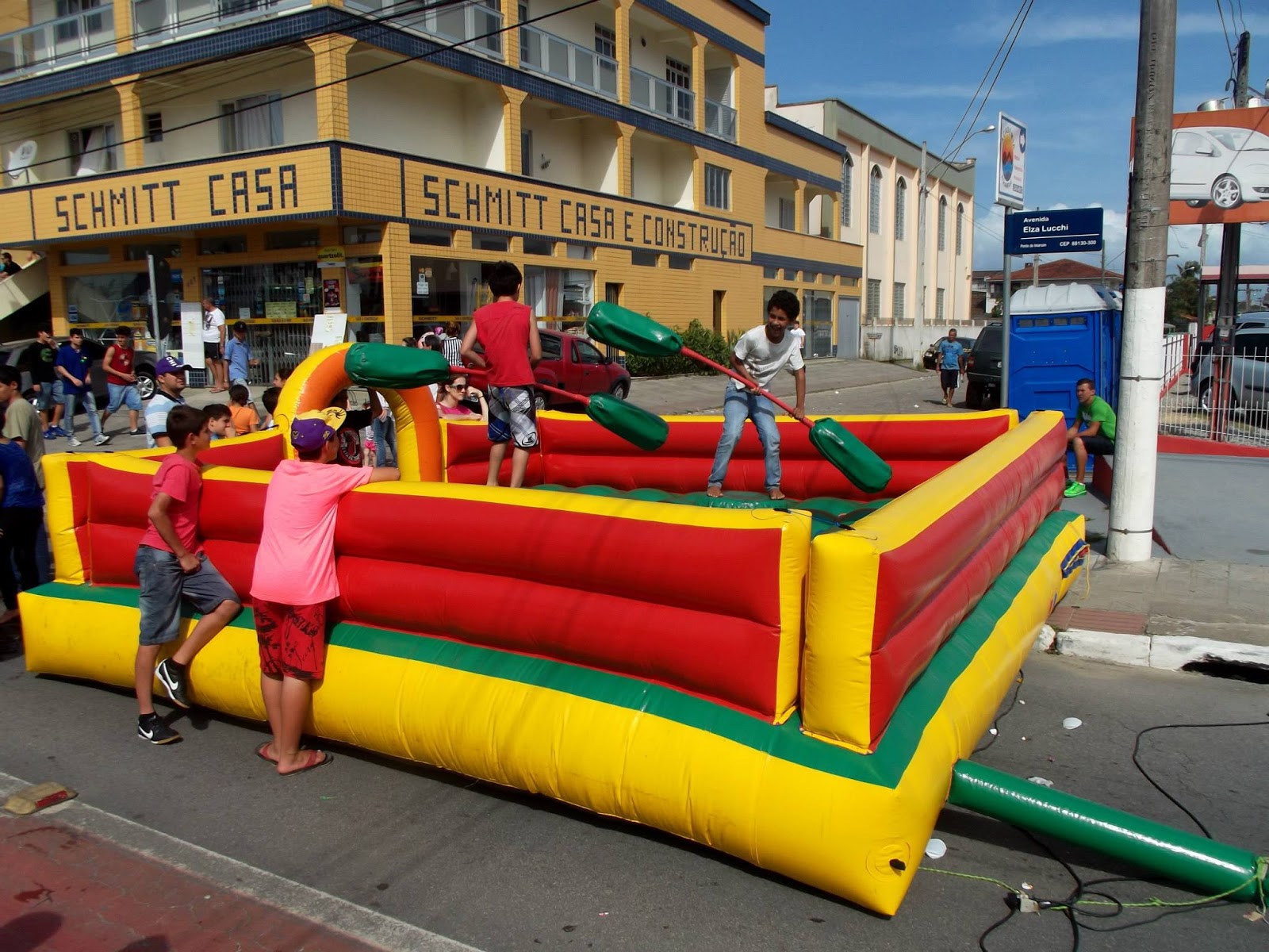 Recreação infantil Florianópolis: aluguel de luta de cotonete
