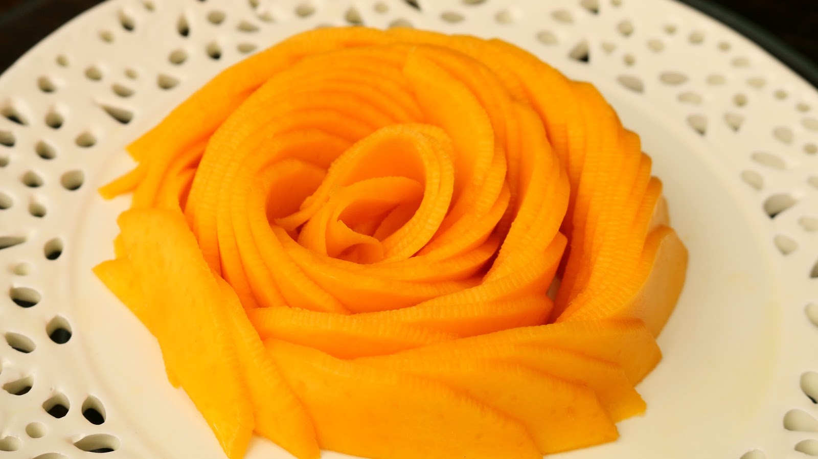 ItalyPaul - Art In Fruit & Vegetable Carving Lessons: How It's Made ...