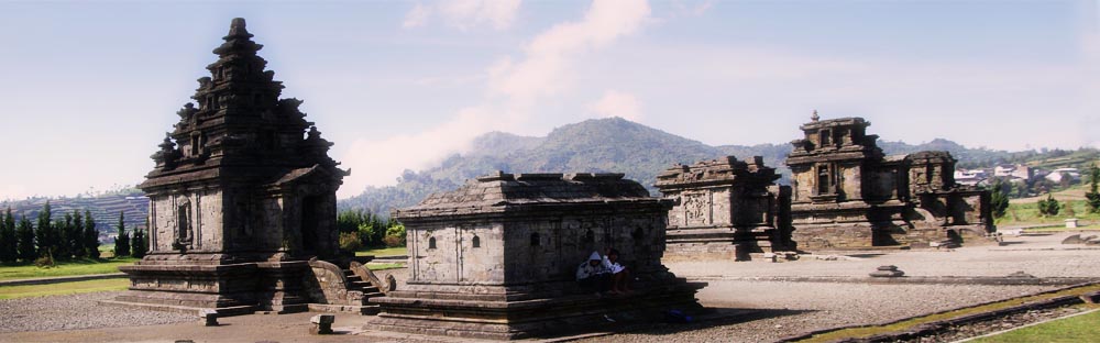 Menelisik Kisah Sejarah Candi Dieng