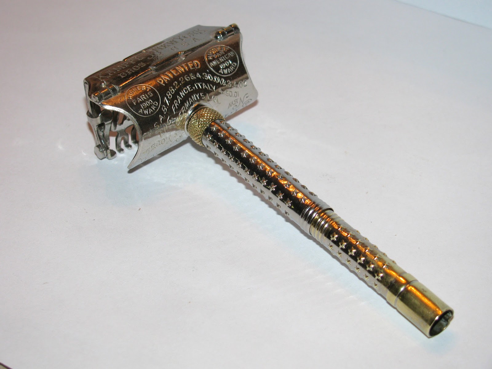 Antique Store Razors | TheShaveDen