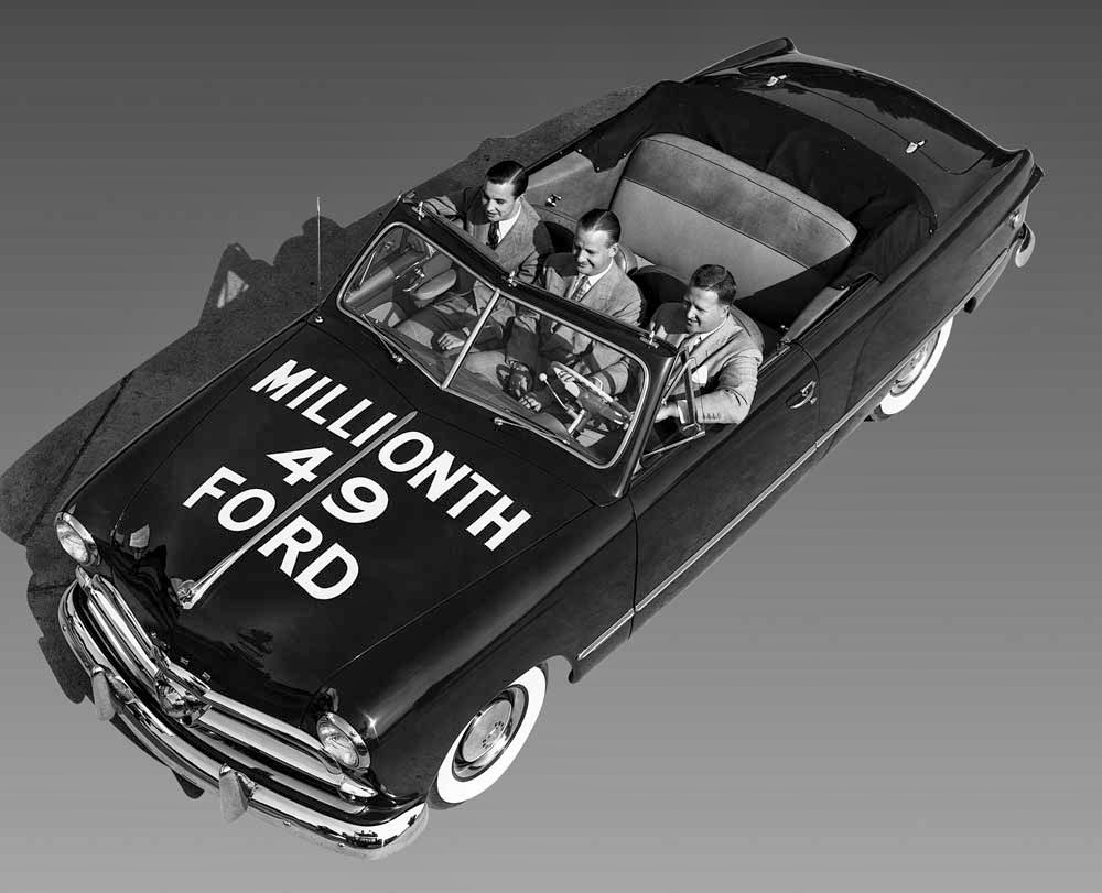 SUDEETTISALOLAINEN: Muodot kuriin v.1949 Fordissa.Autosuunnittelijoiden ...