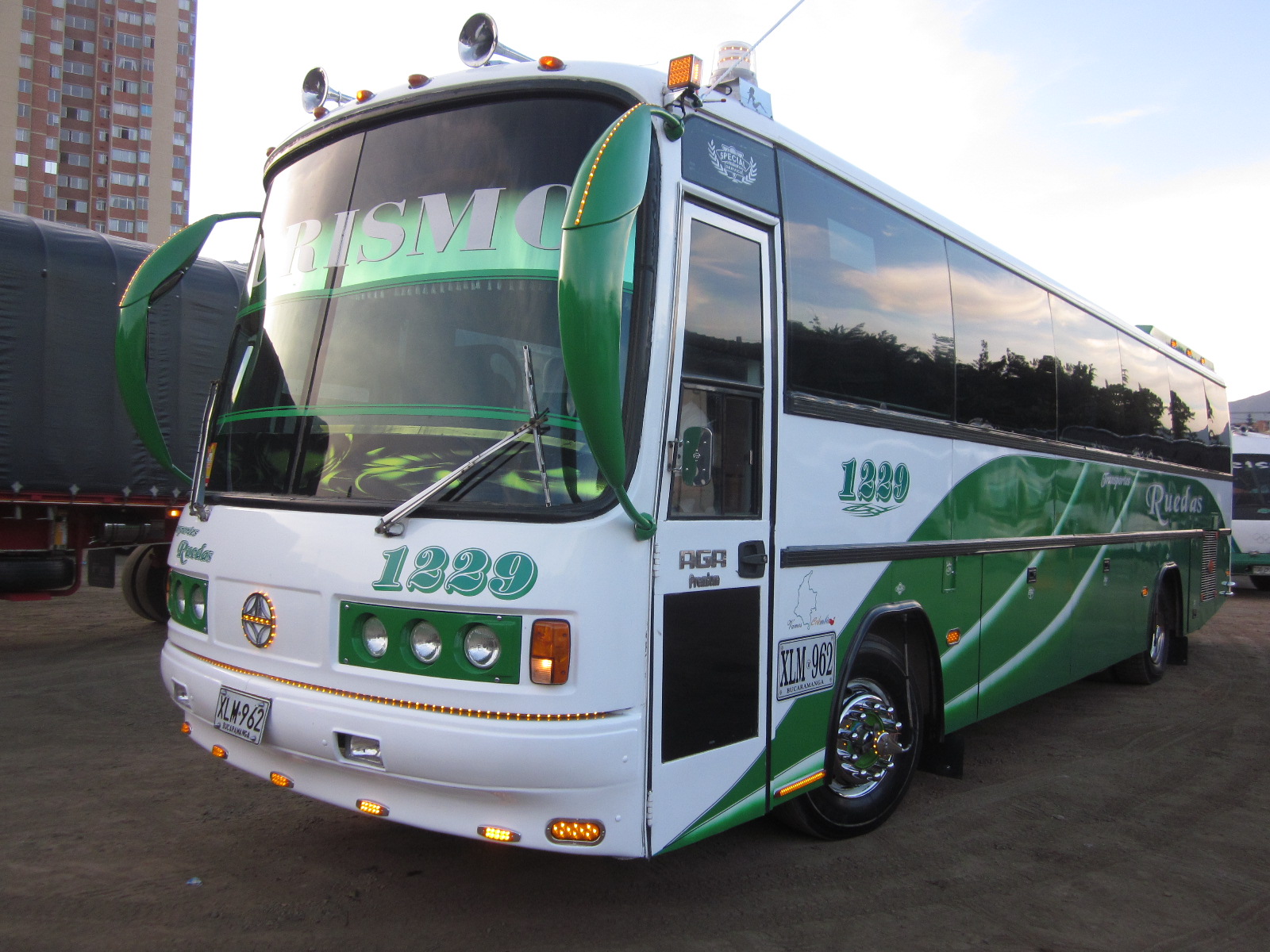 -BUSES DEL AYER: Buses Clasicos de Colombia