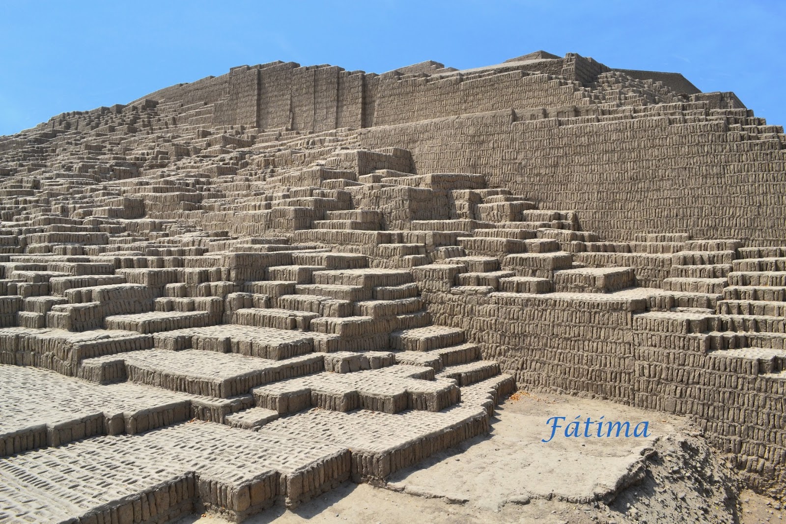 Fátima Rodríguez Serra: Huaca Pucllana en Miraflores