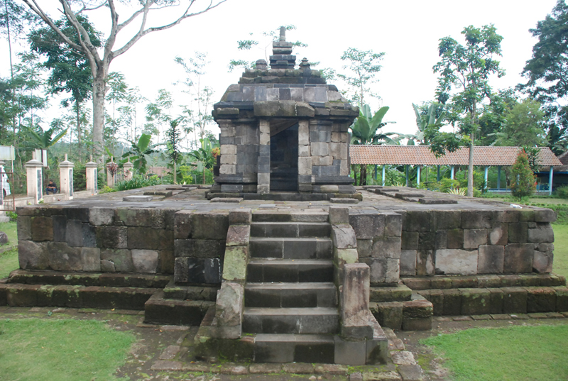 Menjelajah Candi Peninggalan Sejarah di Semarang | Guntoro10