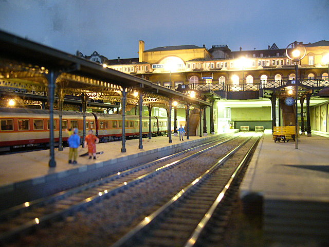 French Model Railway: Diorama of a French city station