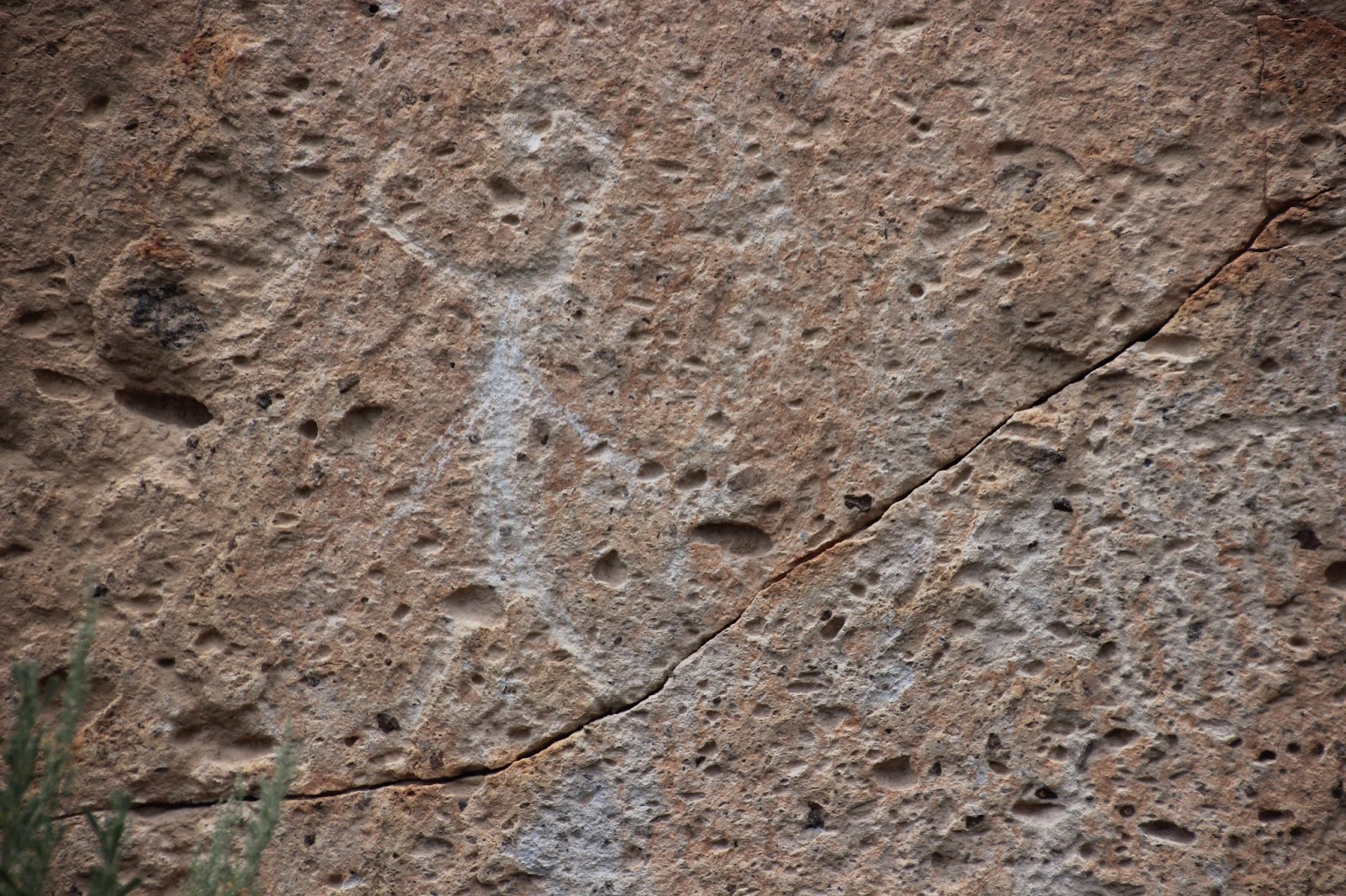 Utah Pictographs, Petroglyphs and Rock Art: Fremont Indian State Park