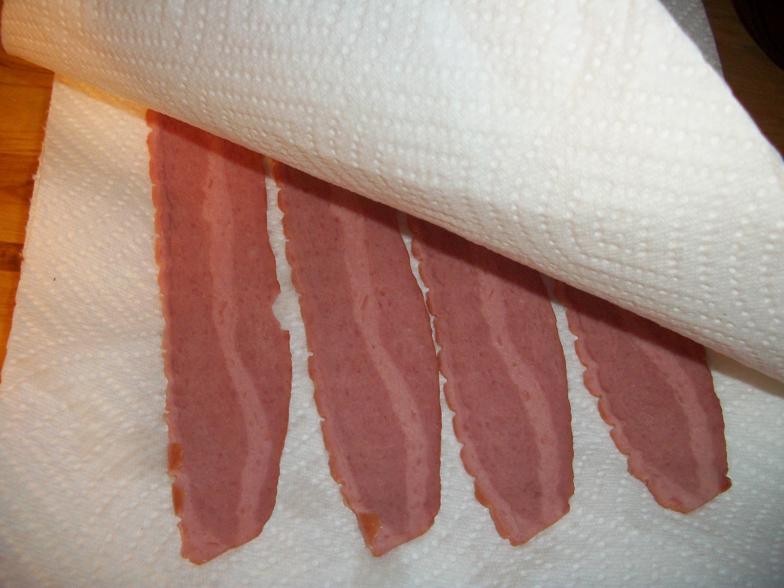 Cooking with love ! : Cipsuri crocante de pepperoni si bacon de curcan ...