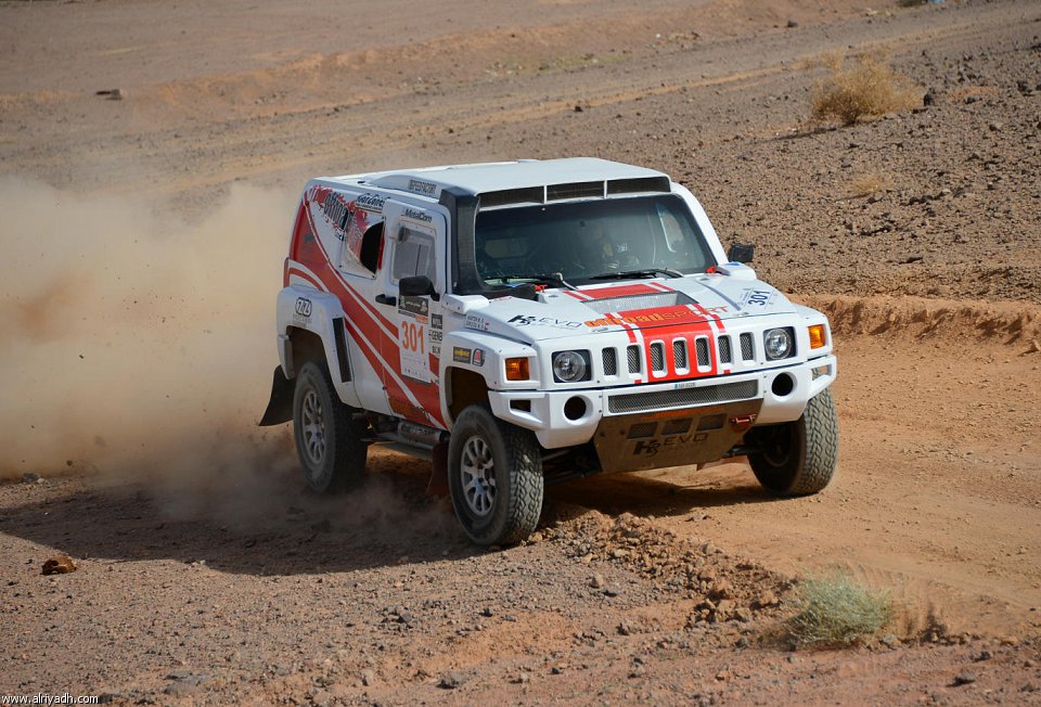 انطلاق رالي حائل الدولي 2013م فيمنتزه السمراء (موقدة حائل) وبدء المرحلة ...