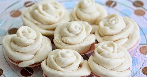 My Kitchen Snippets: Rose Shape Steamed Buns