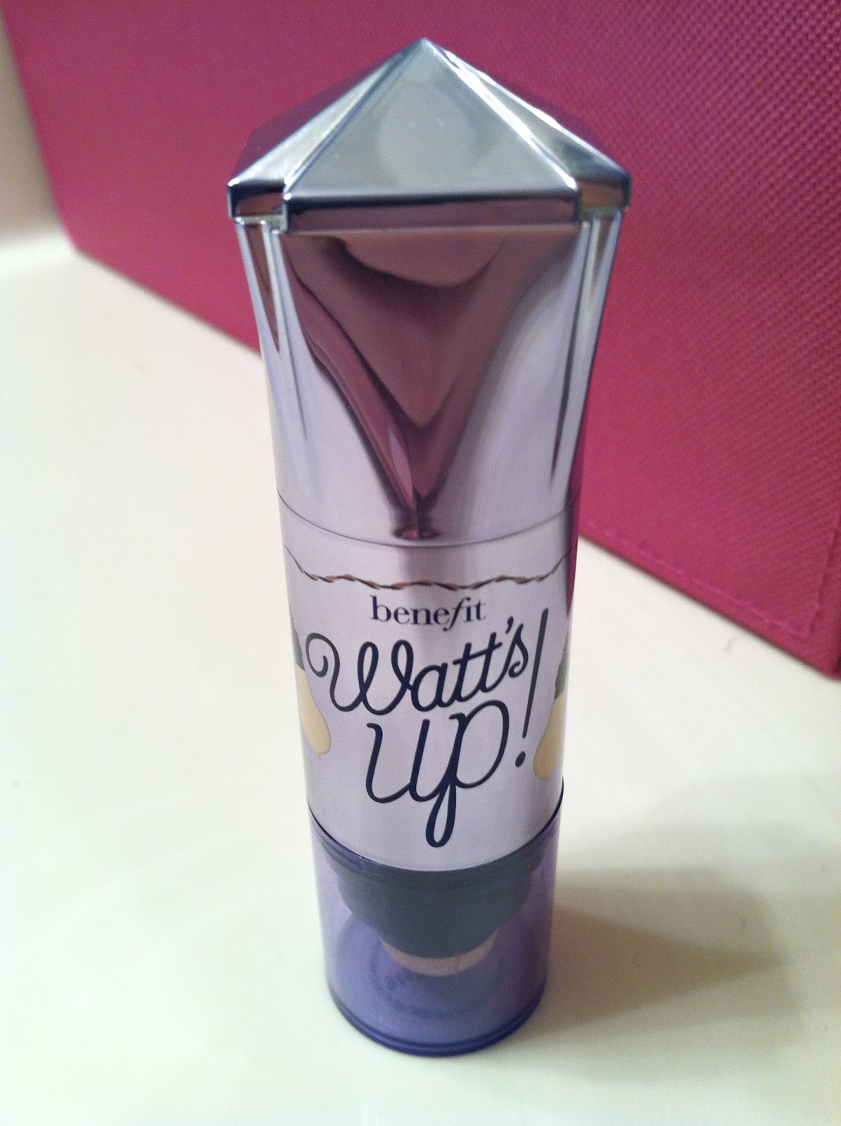 A Little Beauty Luxury: Benefit Watt's Up! Highlighter