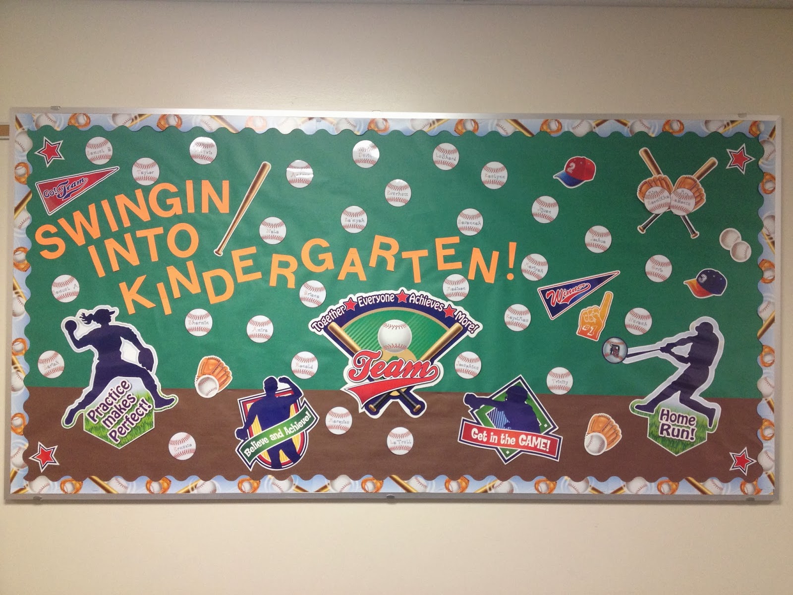 Kinder Swag: GO TEAM 109! ~ Classroom Reveal