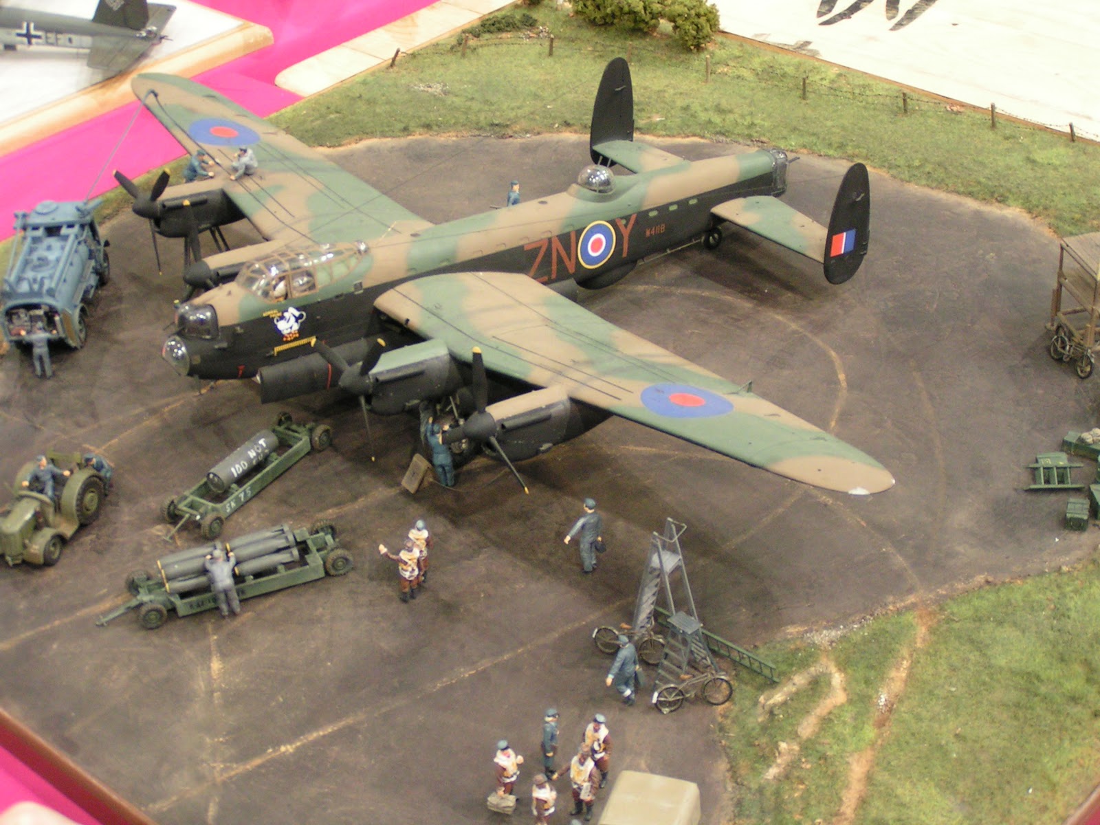 Dampf's modelling page: IPMS Scale Model World 2011 - a photo report ...