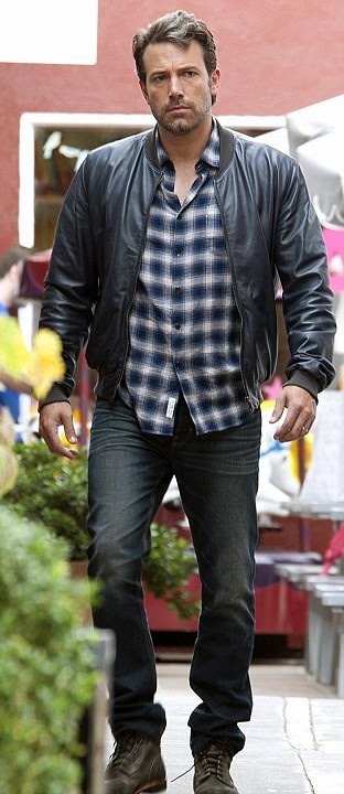 SNEAK PEEK : "Batman v Superman: Dawn Of Justice" - 'Bruce Wayne' In LA