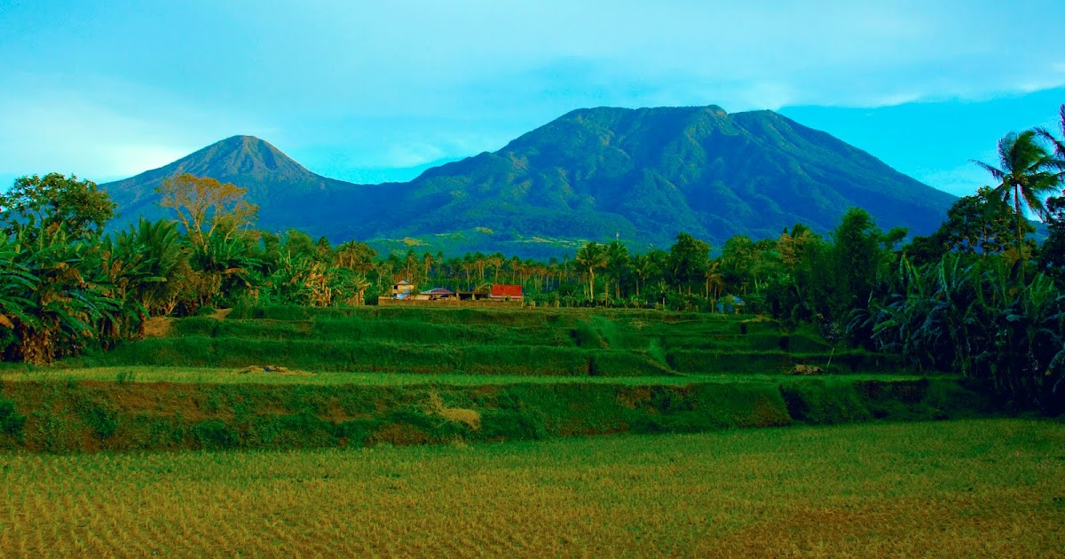 Amid COVID-19 crisis, landslide, smoke seen in Mt. Banahaw - Sentinel Times