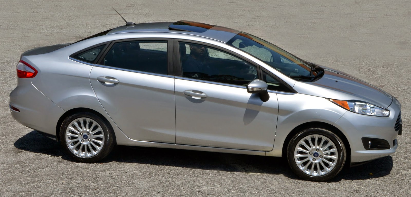 Ford Fiesta Sedan Titanium Plus chega custando R$ 69 790