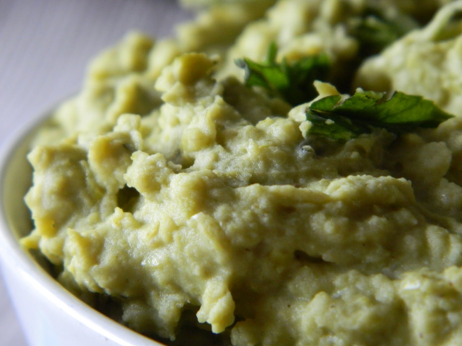 Lemon Love Notes: English Mushy Peas Hummus