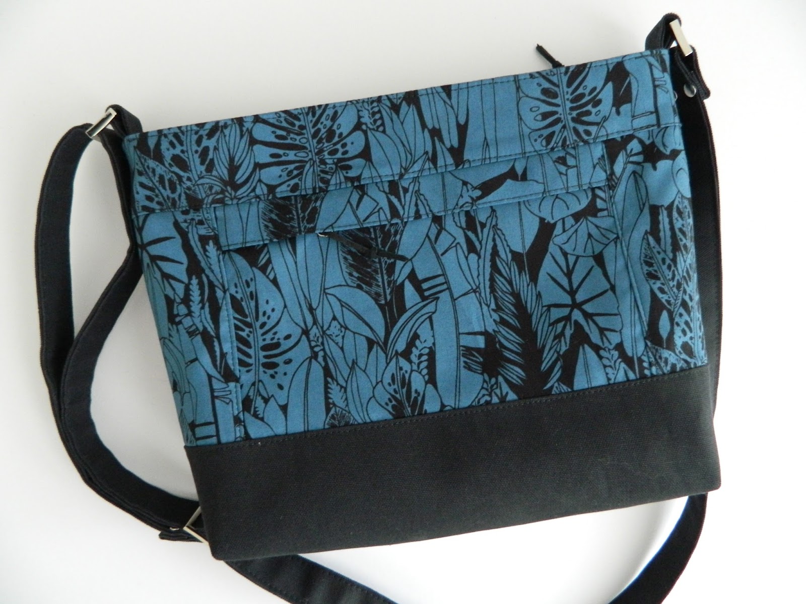 3 Zipper Crossbody Bag Pattern Free | Paul Smith