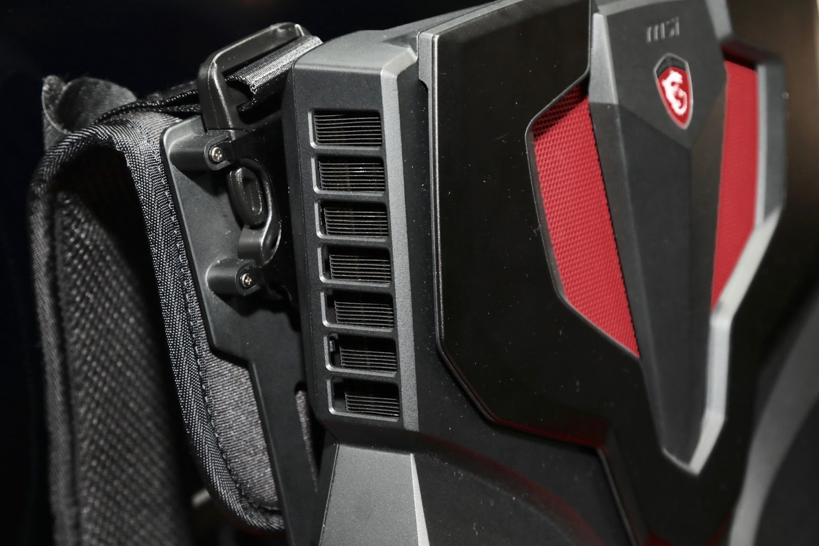 無拘束的 VR 感受！MSI VR One backpack PC 實機體驗【內有影片】