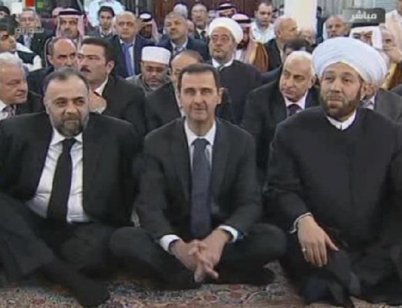 Egyptian Morsi Prays for Eid Surrounded by Security Forces & Syrian ...