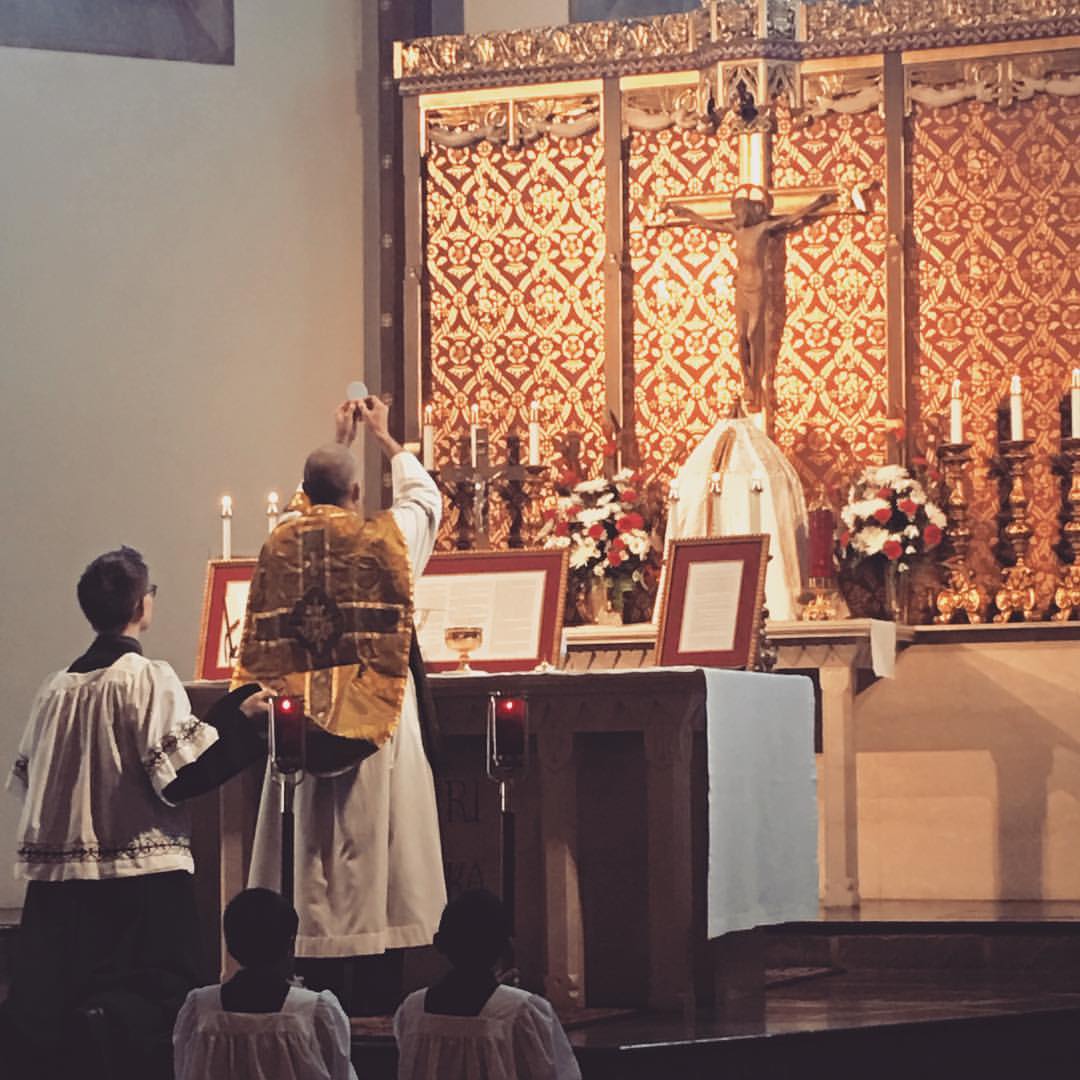 New Liturgical Movement: A New Regular TLM in the Diocese of Arlington ...