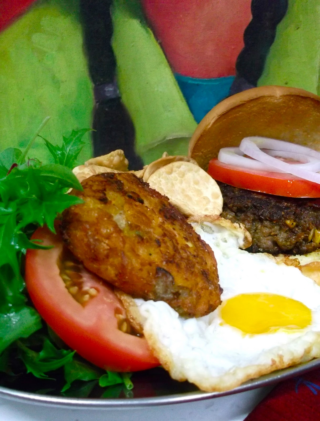 Gastronaut: Beef Rendang Burger – Less Fast & No Fuss