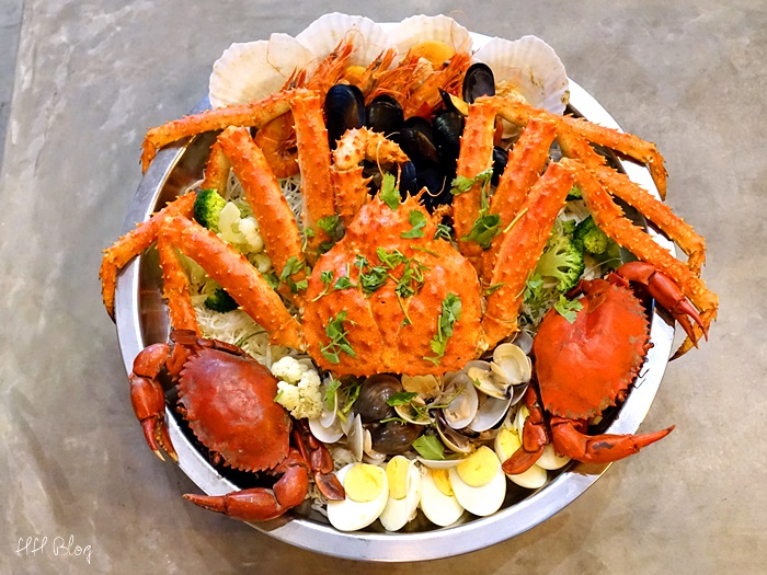 Alaska King Crab Seafood Platter | Thonglor Thai Restaurant - HH BLOG