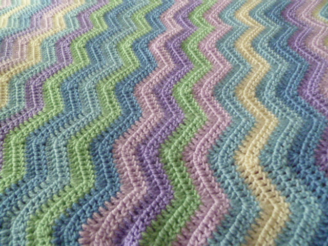 The 8th Gem: CROCHET: Baby Ripple Blanket Edging