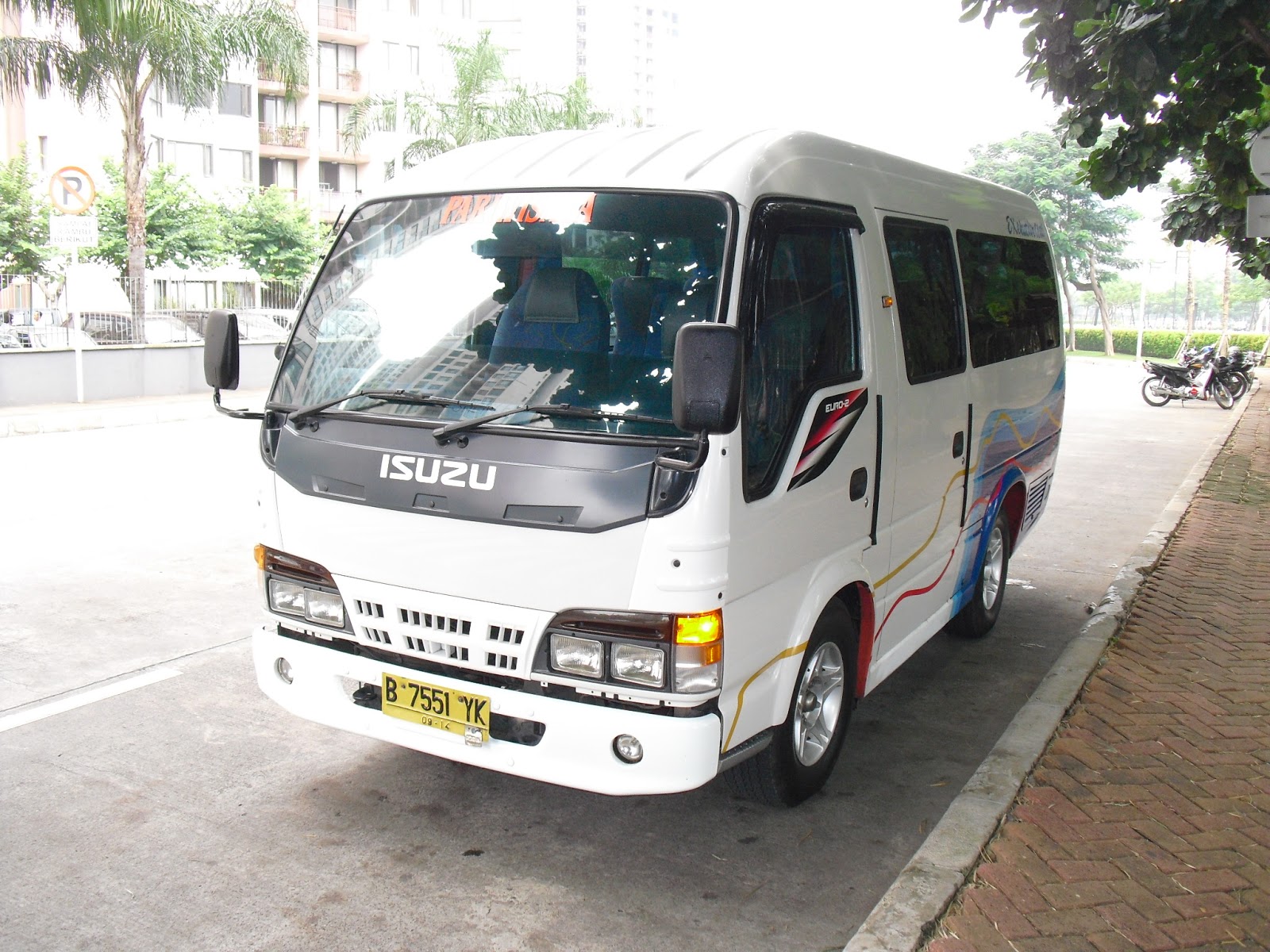 Sewa | Rental Minibus Isuzu Elf di Jakarta: Penyedia Jasa Sewa dan ...