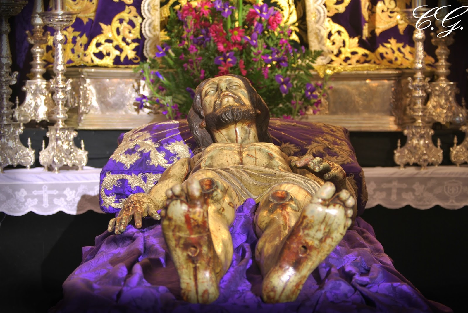 Cofrade Gaditano: Solemne Vía Crucis con el Yacente del Santo Entierro