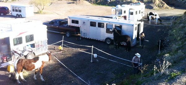 Camping and Horses : Spur Cross Ranch in Cave Creek