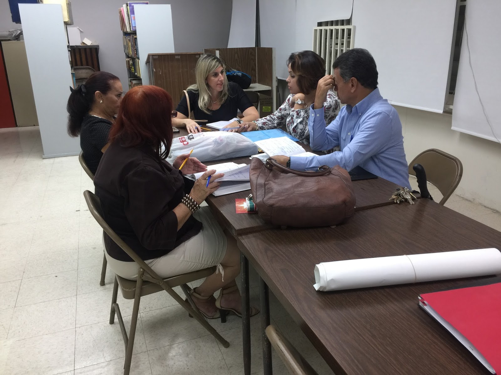 Escuela Superior Jardines De Ponce: Reunión Profesionales de Docentes