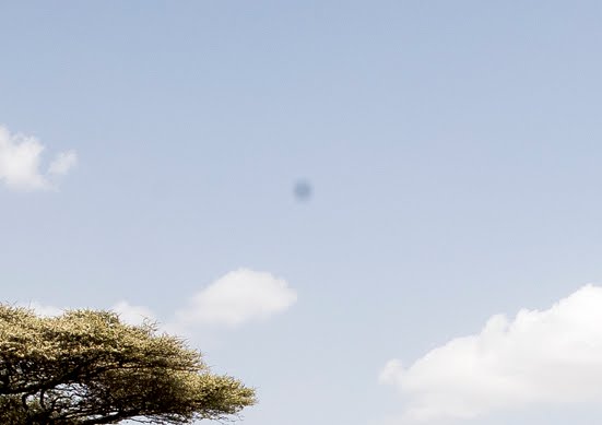 Dust spots on the sensor of your digital camera - How to find them and ...