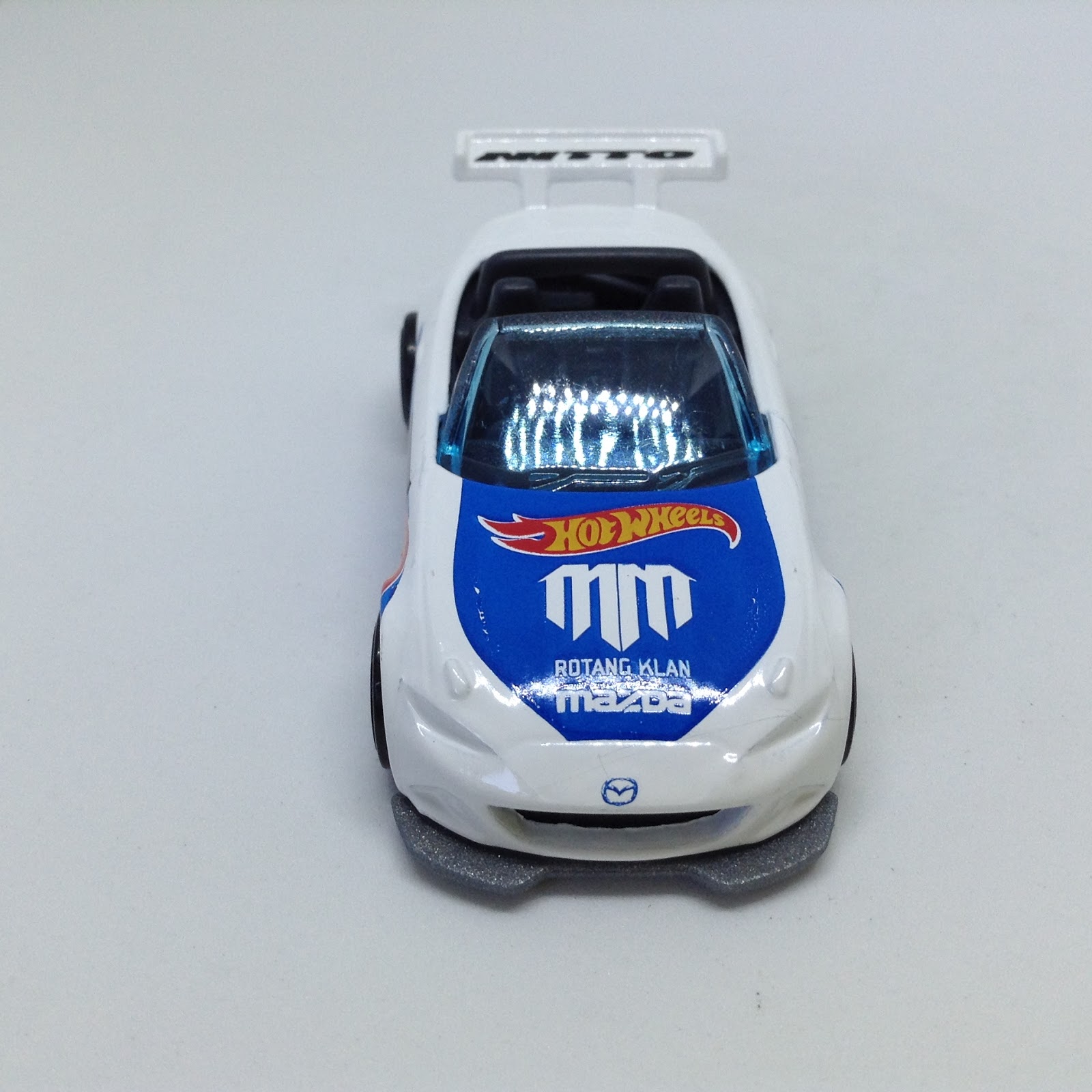 JULIAN'S HOT WHEELS BLOG: 2015 Mazda MX-5 Miata (2018 Nightburnerz ...