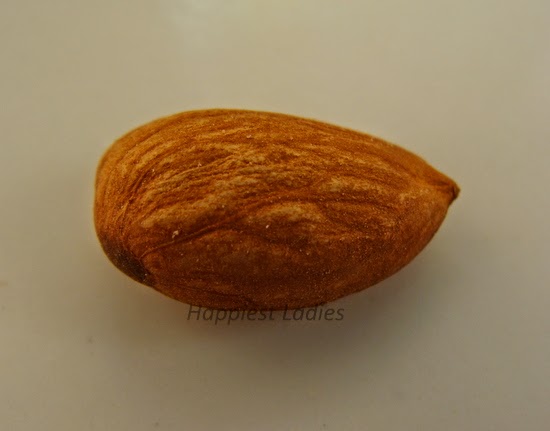 How To Use Almonds For Skin And Hair - Happiest Ladies