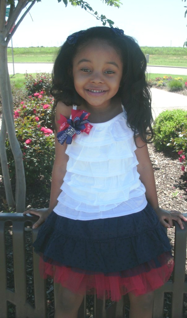 POSE child modeling mag Junior Fashion Experts: April 2012