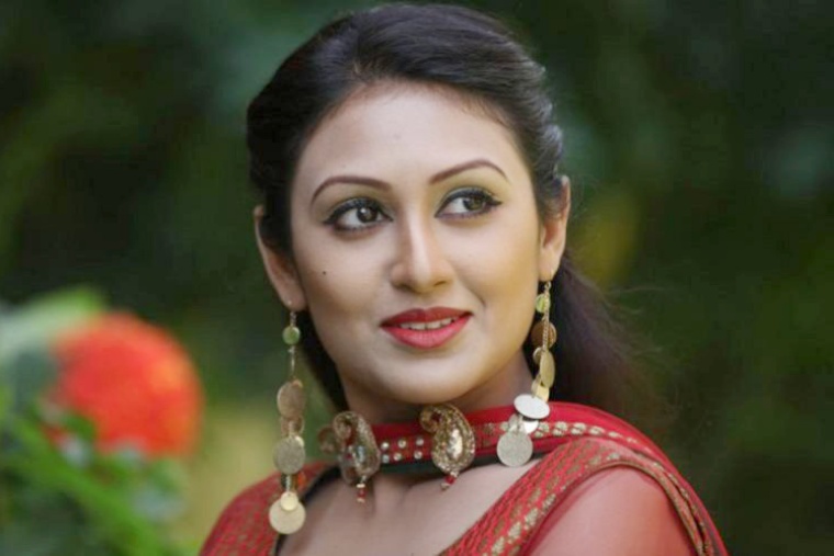 Kushum Shikder Best Photo Gallery | Biodata Cave