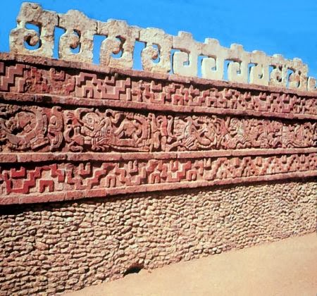 Arte y Cultura: El Muro de las Serpientes "Coatepantli"