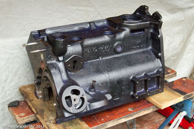 iRestoration TR7: Engine block blue rinse...
