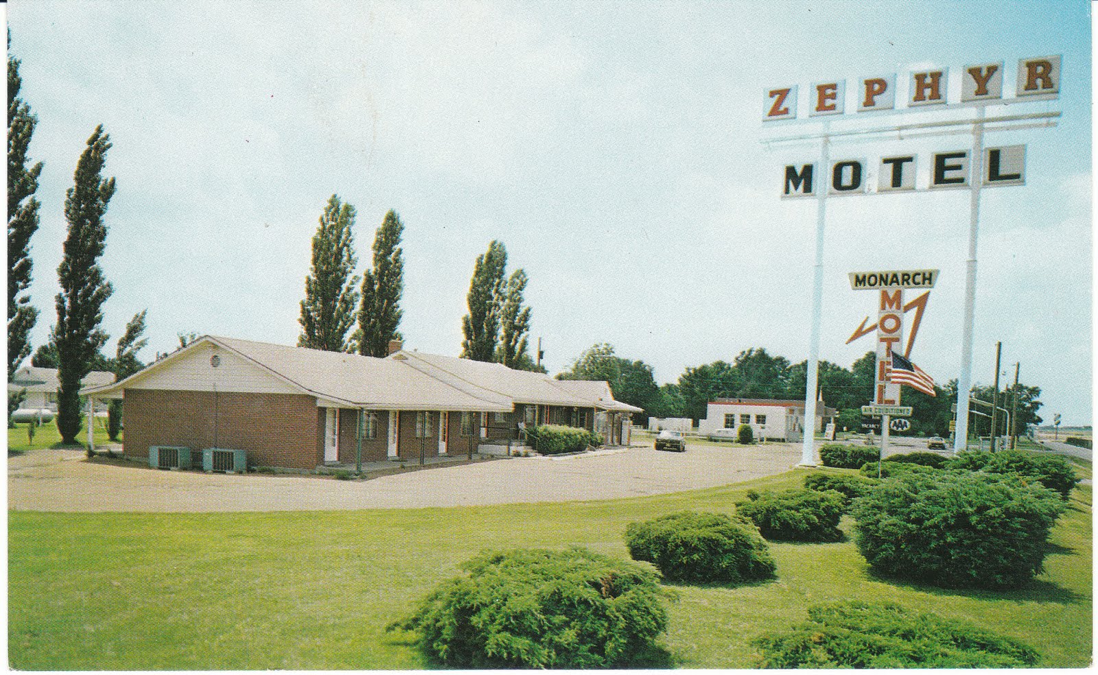 View from the Birdhouse: An Unusual Vintage Motel Postcard - the ...