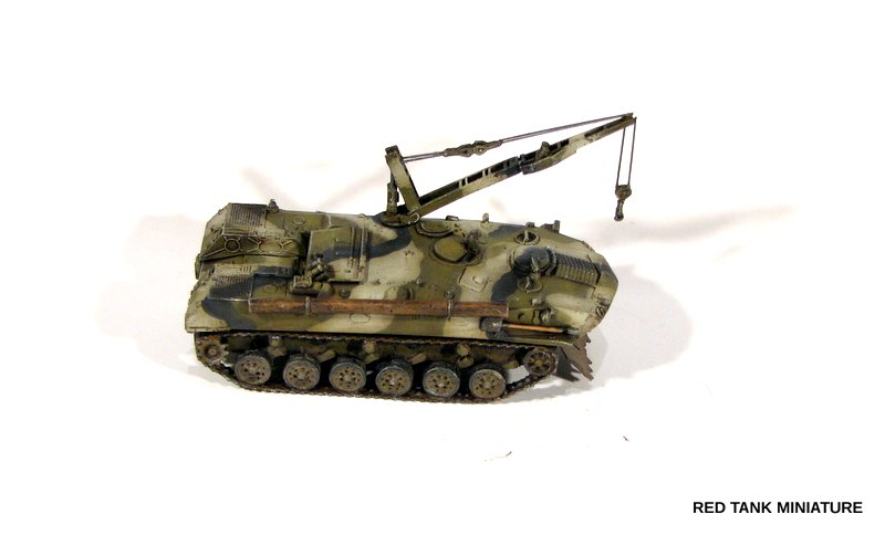 Gulumik Military Models: BREM-D 1/72 RED TANK MINIATURE
